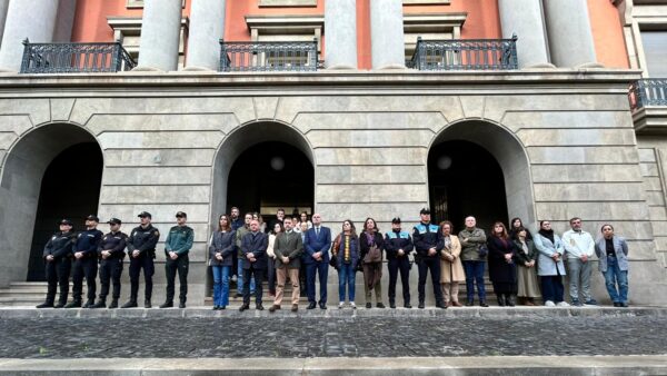 Teneriffa-Nordost, Santa Cruz: Schweigeminute Gegen Häusliche Gewalt ...